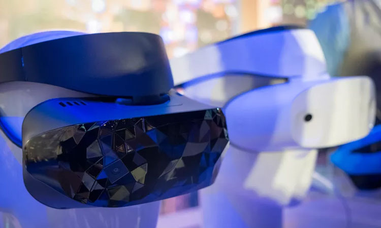 Microsoft reveals Mixed Reality headset at Computex Microsoft reveals Mixed Reality headset at Computex